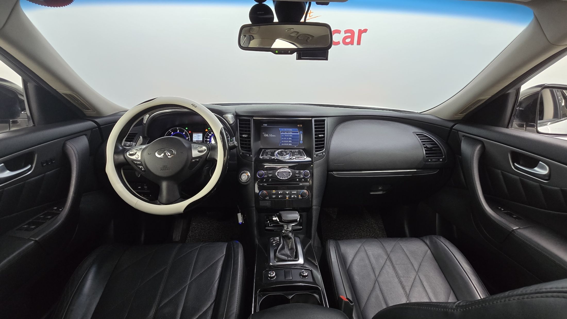 INFINITI QX70 2015 - 201149 km | Korean Used Car Stock | Loginet