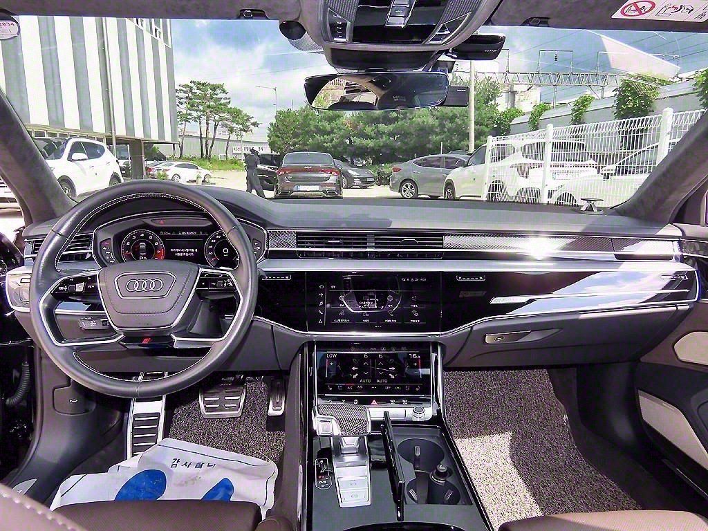AUDI S8 D5 2021 | Loginet