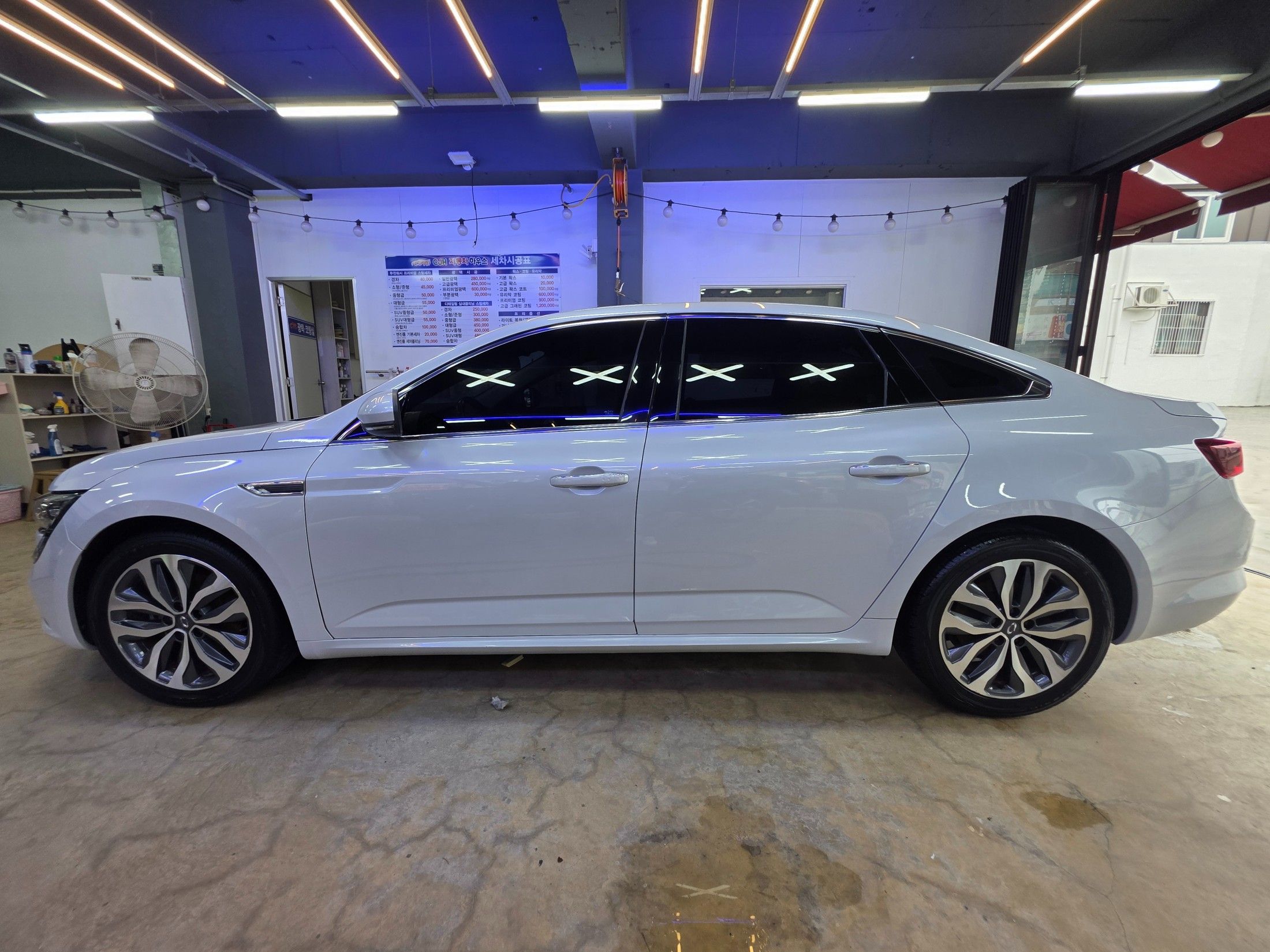 SAMSUNG SM6 2017 - 97000 km | Korean Used Car Stock | Loginet