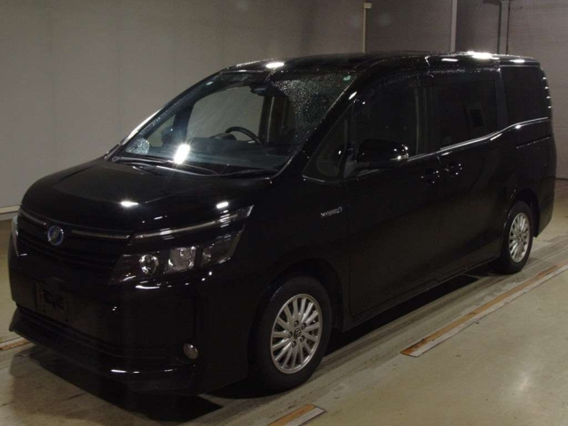 2016 Toyota Voxy Hybrid V: Fuel-Efficient, Spacious, Reliable JDM MPV ...