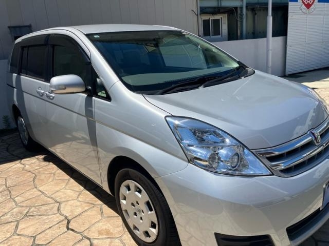 TOYOTA ISIS 2010 - 38000 km | Japanese Used Car Stock | Loginet