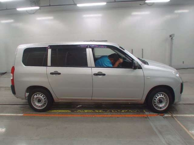 TOYOTA PROBOX 2024 - 26000 km | Japanese Used Car Stock | Loginet