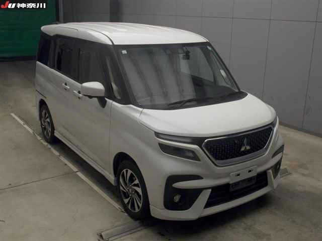 MITSUBISHI DELICA D2 2023 - 5000 km | Japanese Used Car Stock | Loginet