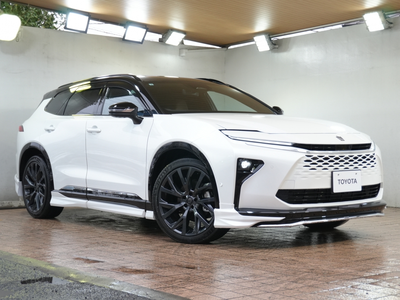 TOYOTA CROWN ESTATE 2025 - 3000 km | Japanese Used Car Stock | Loginet