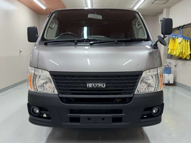ISUZU COMO 2011 - 67000 km | Japanese Used Car Stock | Loginet