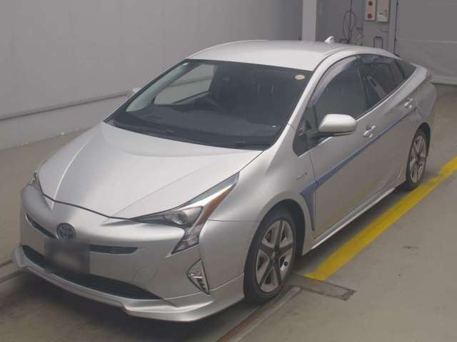 TOYOTA PRIUS 2016 - 108000 km | Japanese Used Car Stock | Loginet