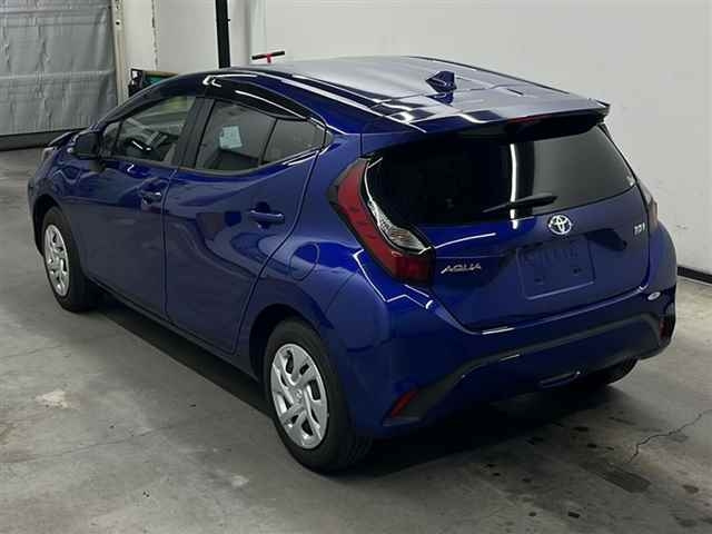 2022 Toyota Aqua G Grade: 17,000 km, 1500cc Hybrid, Blue | Loginet